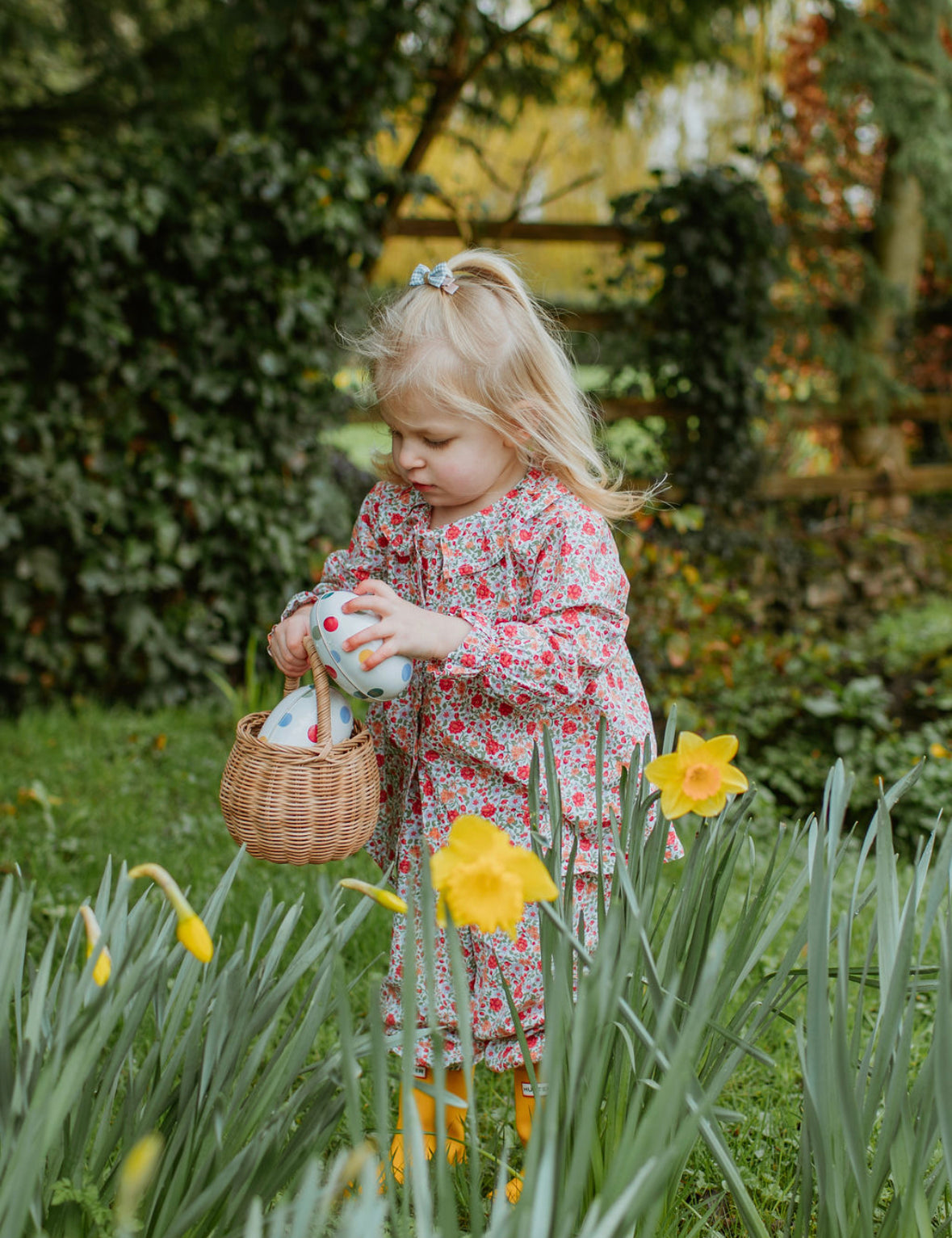 The Great Egg Hunt – Iris & Olive